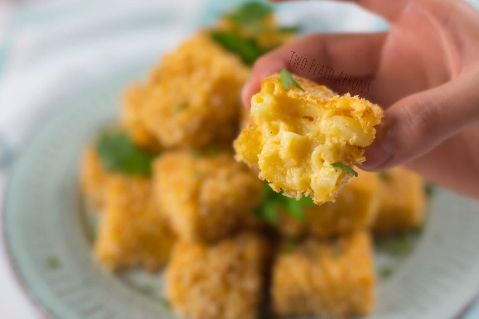 Easy Mac and Cheese Bites | Two Plaid Aprons