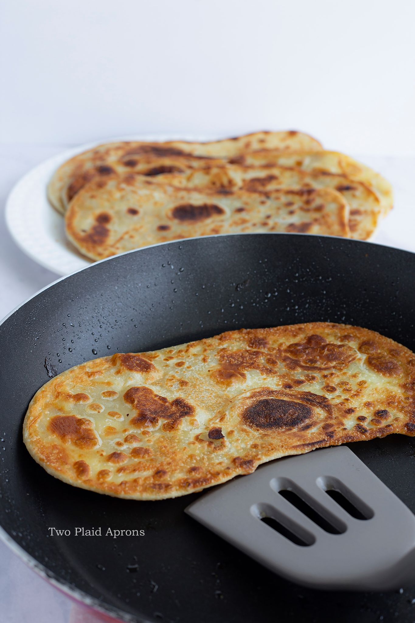 4 Ingredient Flatbread | Two Plaid Aprons