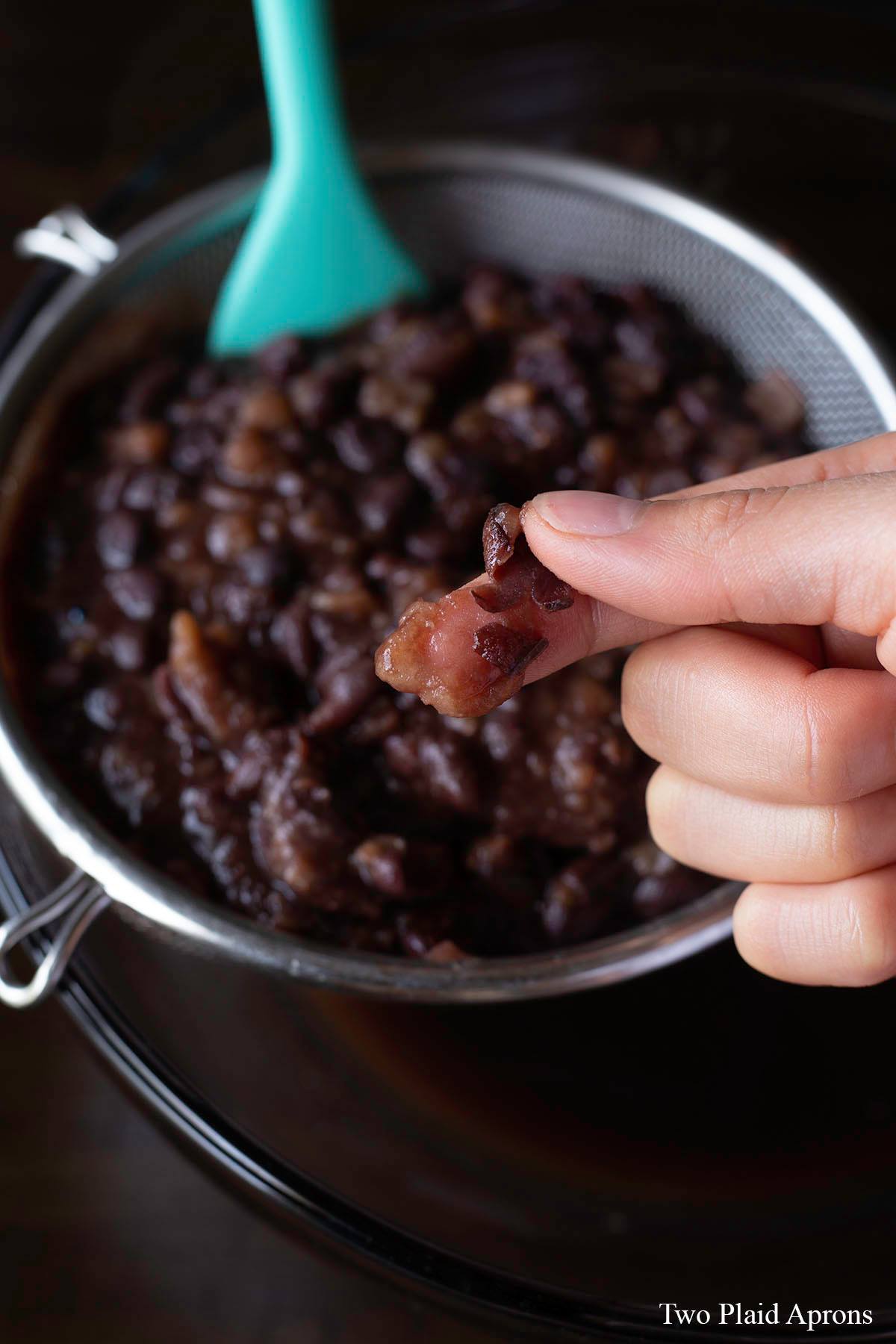 Instant Pot Sweet Azuki Bean Paste | Two Plaid Aprons