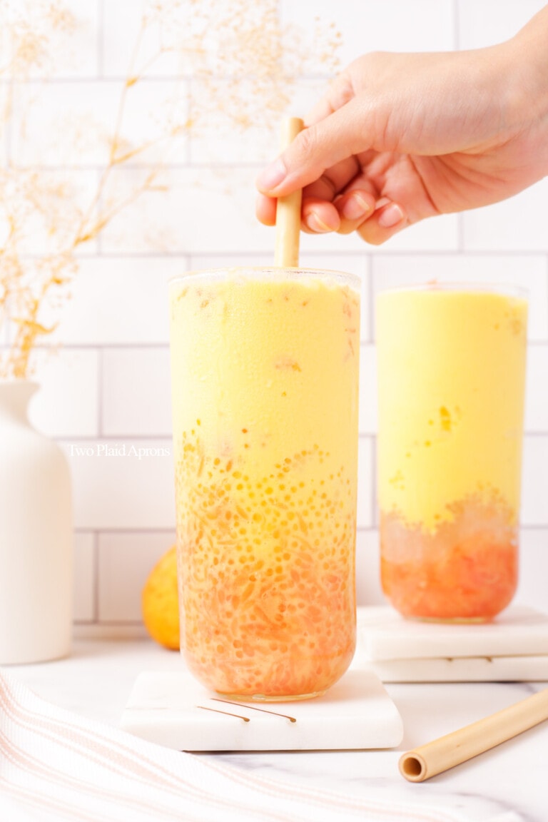 Mango Pomelo Sago (杨枝甘露) | Two Plaid Aprons