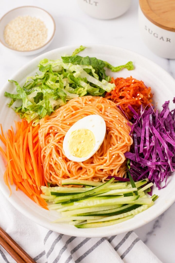 Bibim Guksu (Korean Spicy Mixed Noodles) | Two Plaid Aprons