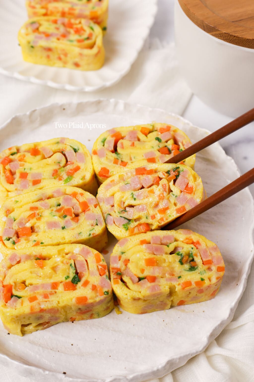 Gyeran Mari (Korean Rolled Omelette) | Two Plaid Aprons