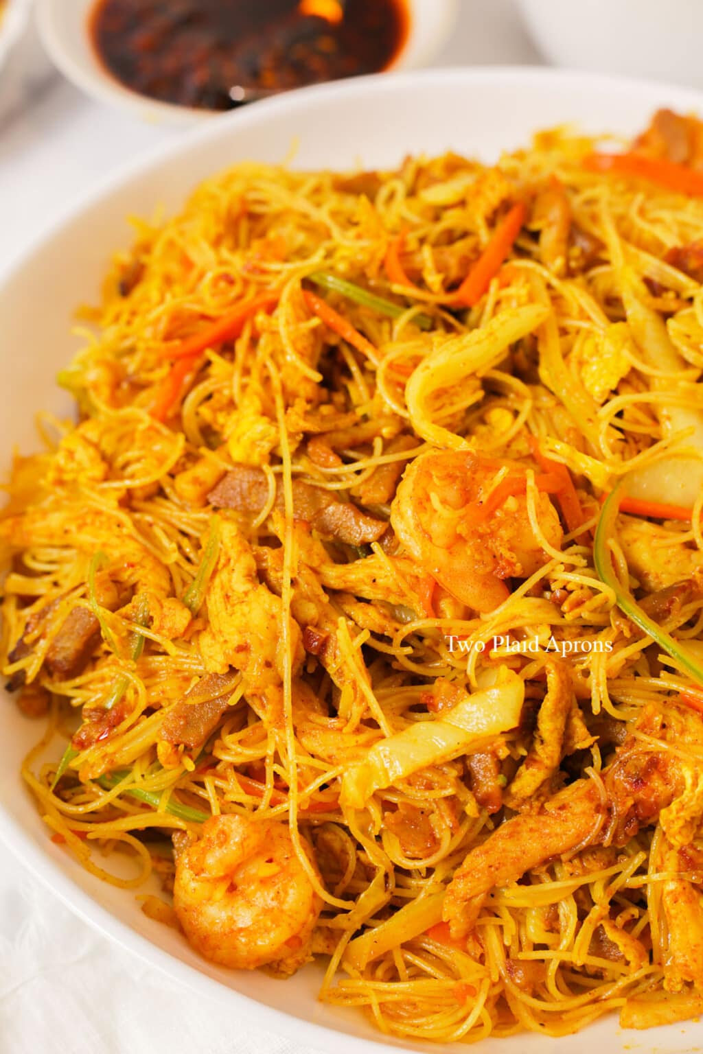 Singapore Noodles (Singapore Mei Fun) | Two Plaid Aprons