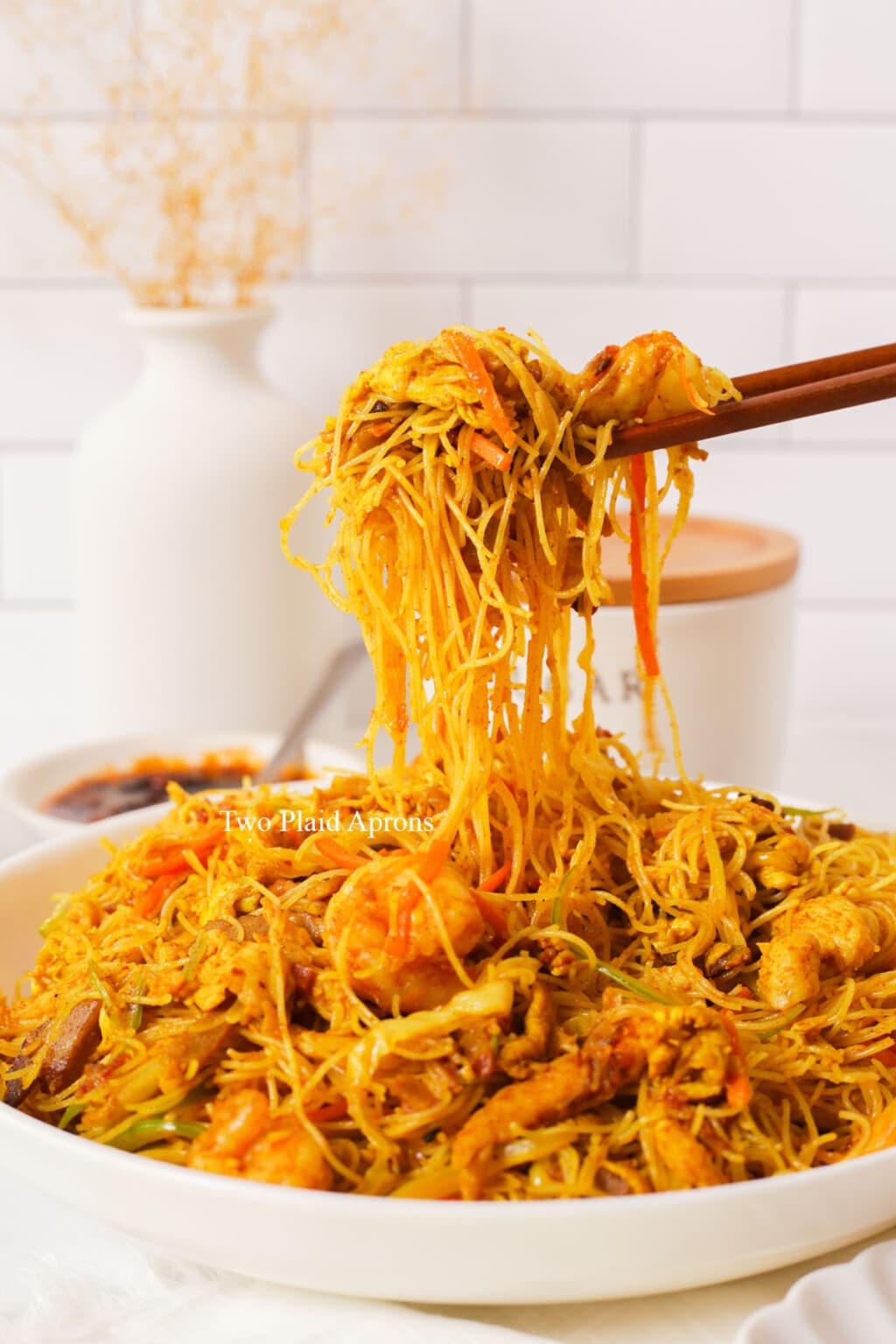 Singapore Noodles (Singapore Mei Fun) | Two Plaid Aprons