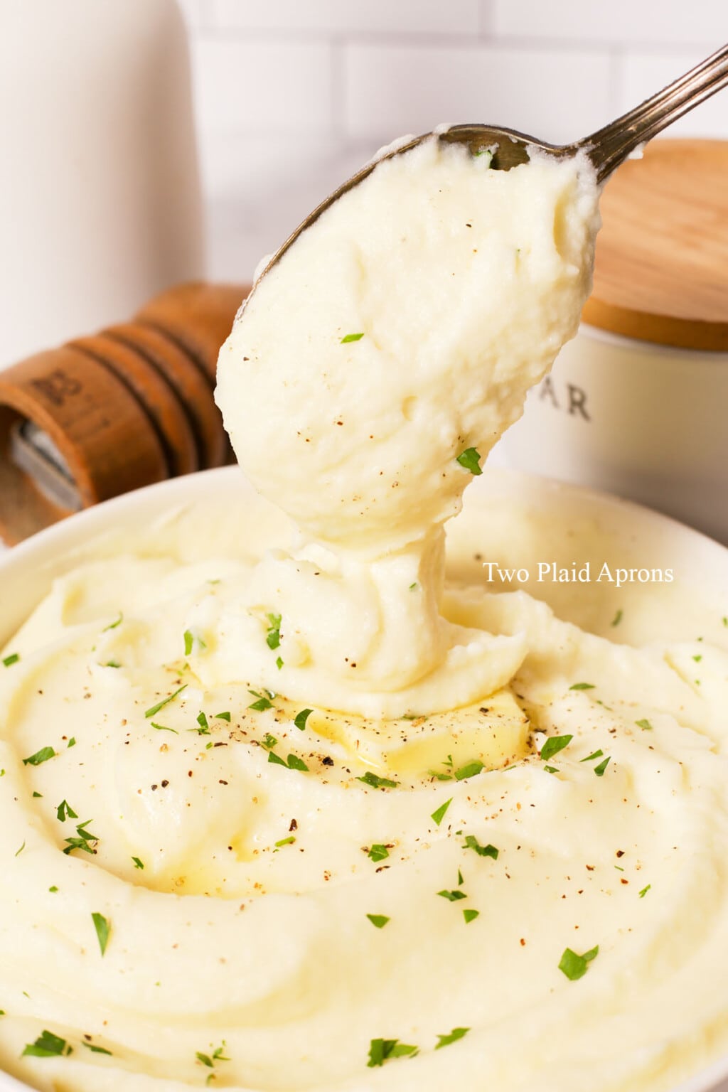 Creamy Mashed Potatoes | Two Plaid Aprons